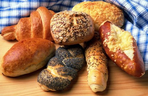 What are Major Types and Roles of Emulsifiers in Baking